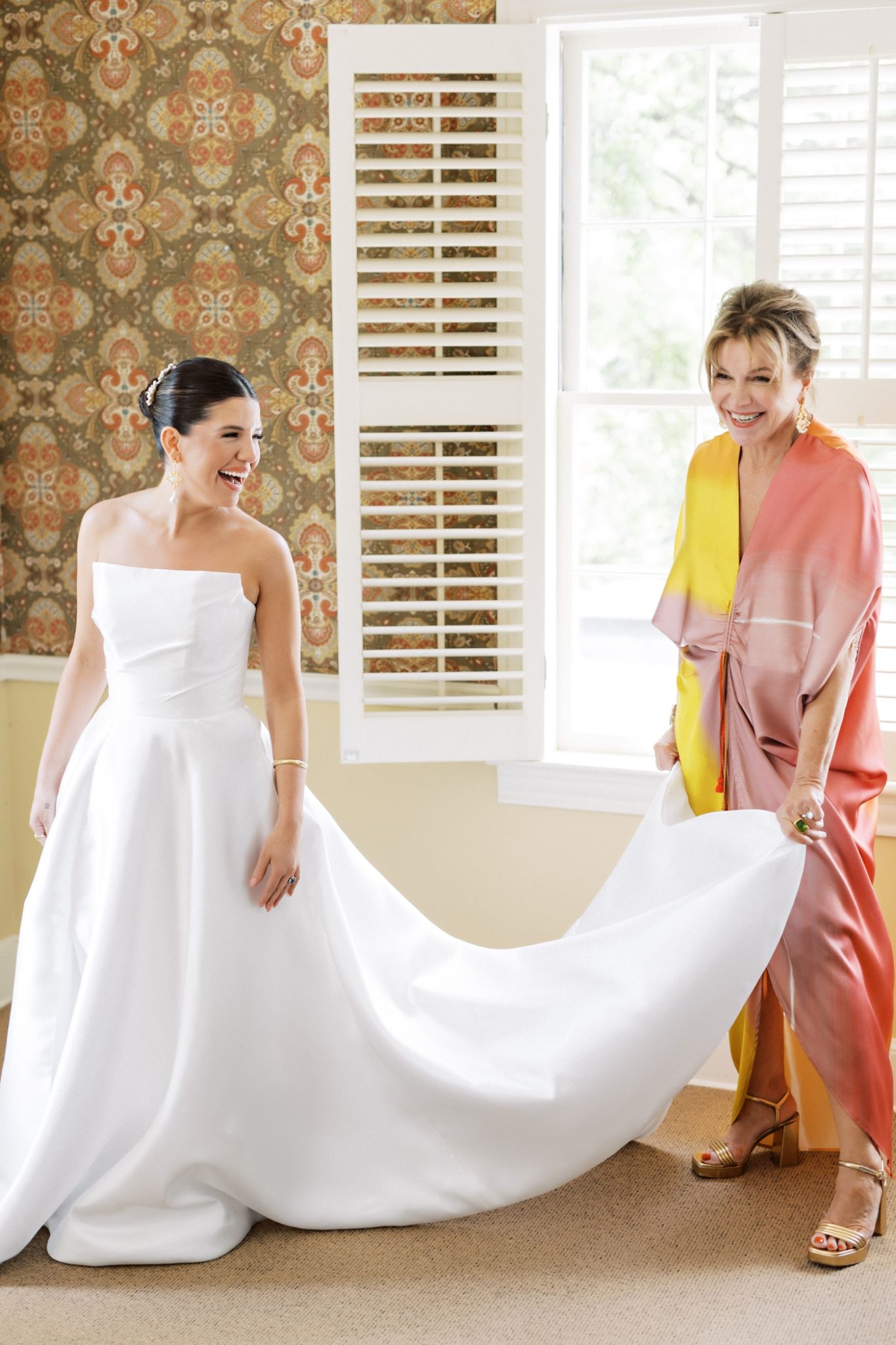 Elegant Tented Wedding at Tarry House - juliewilhite.com