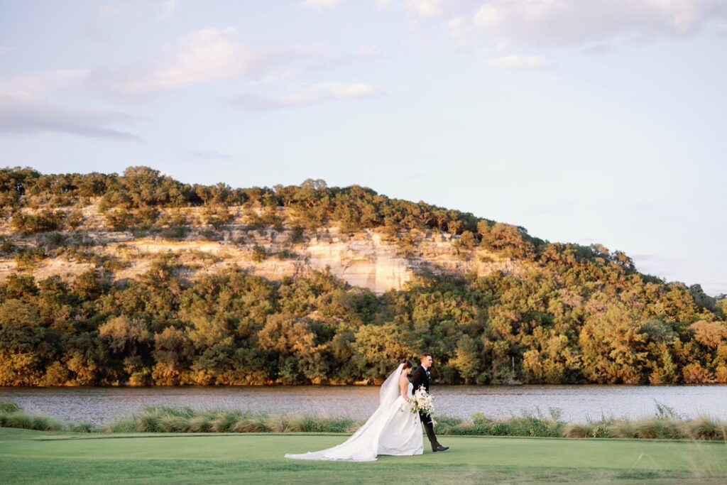 Elegant Texas Longhorn Wedding at Austin Country Club - juliewilhite.com